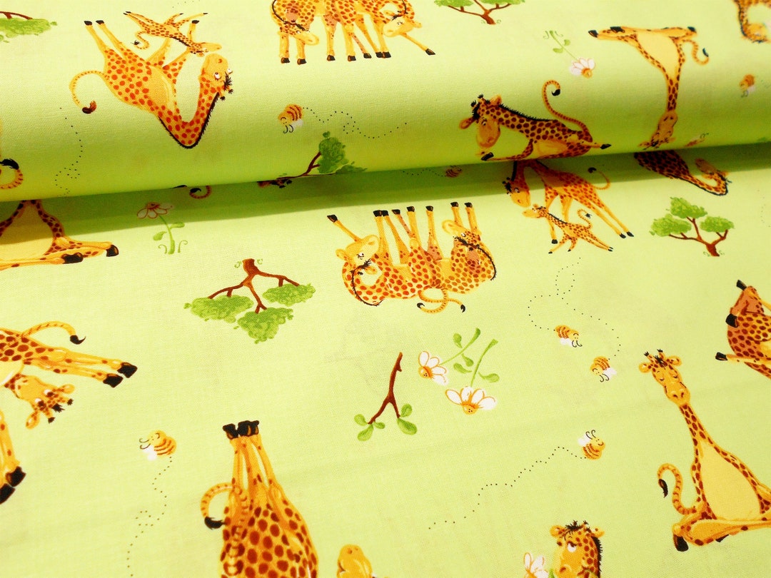 Susybee Fabric #5697 Zoe the Giraffe on Green/susybee/flowers Bees ...