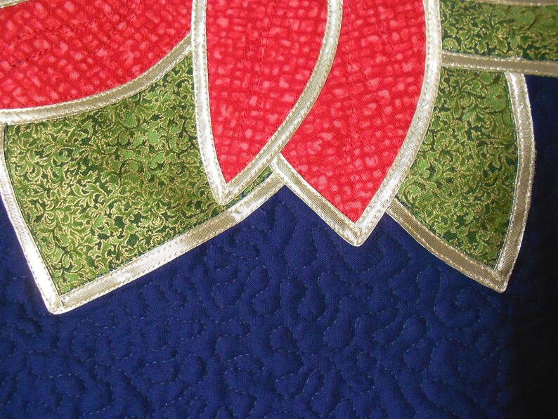 Christmas Poinsettia Table Topper Decor/table Mat Approx. 20"x20" Red ...