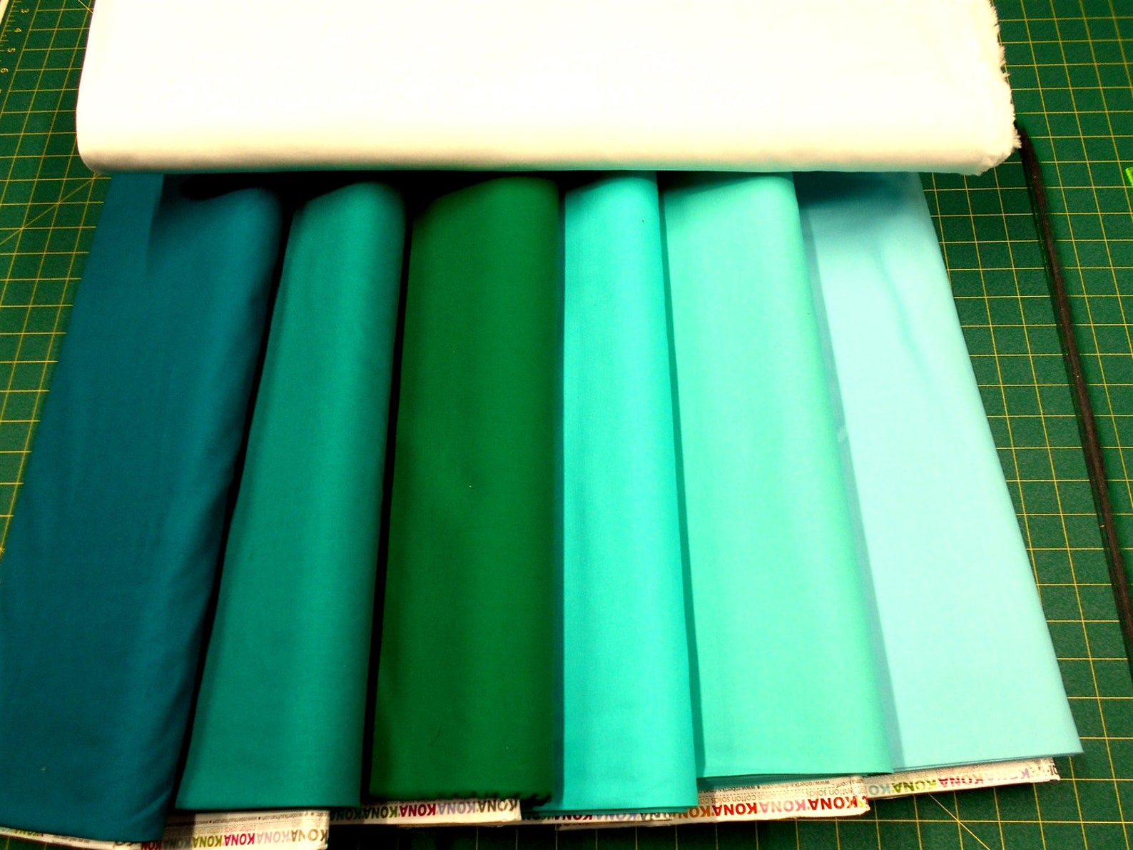 KONA Solid Fabric-your Choice of 1 Yard Piece Of: Glacier/emerald ...