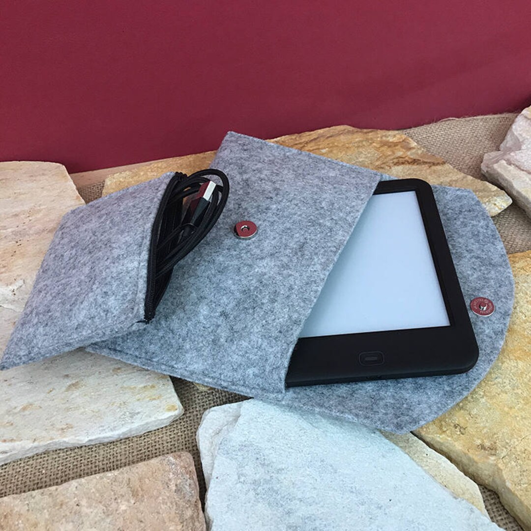 Simple Felt E-reader Sleeve With Magnetic Closure, E-reader Bag, Felt ...