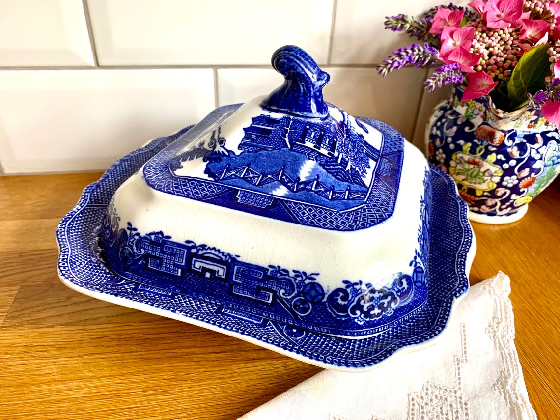 Antique Willow Pattern Lidded Tureen. Vintage Serving Dish. Swinnertons ...