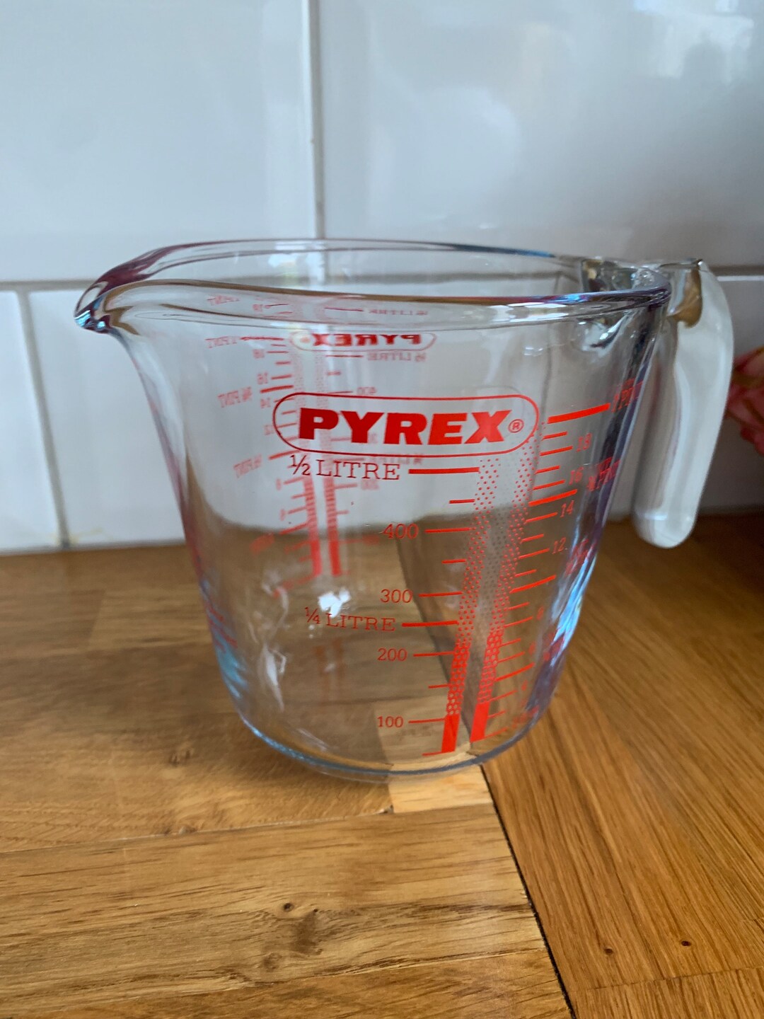 Vintage Pyrex Measuring Jug. - Etsy