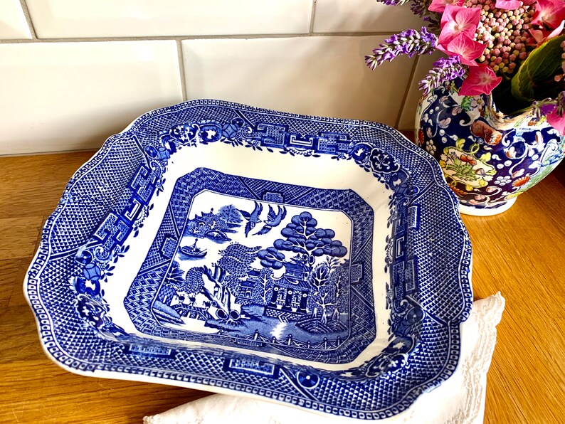 Antique Willow Pattern Lidded Tureen. Vintage Serving Dish. Swinnertons ...