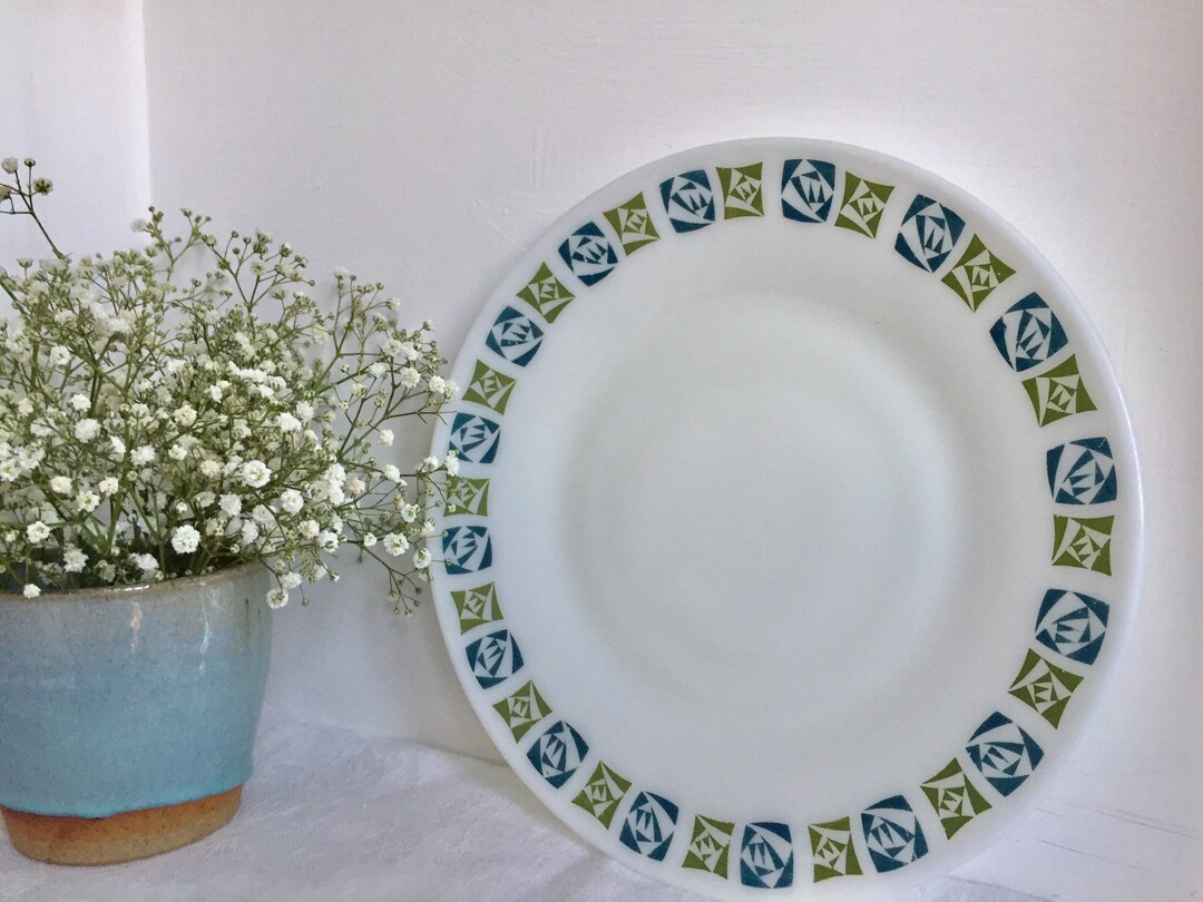 Vintage JAJ Checkers Retro Pyrex Side Plate. 1967. - Etsy