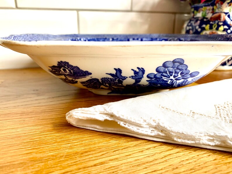 Antique Willow Pattern Lidded Tureen. Vintage Serving Dish. Swinnertons ...