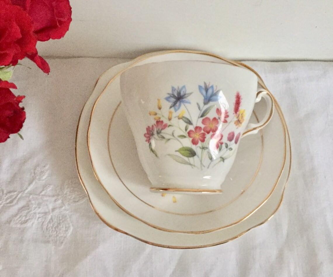 Stunning vintage Royal Imperial tea cup trio | Etsy