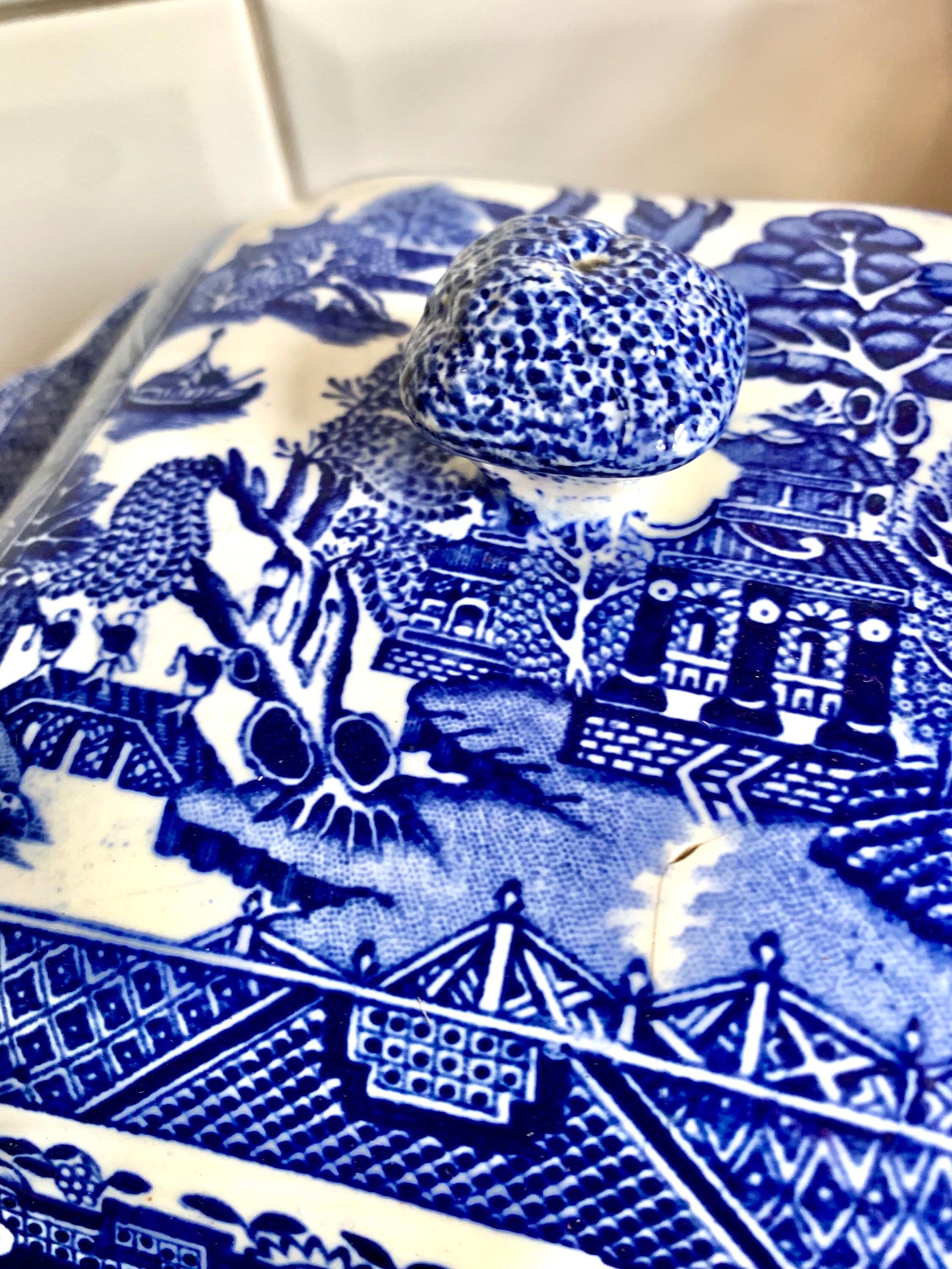 Antique Willow Pattern Lidded Tureen. Vintage Serving Dish. Swinnertons ...