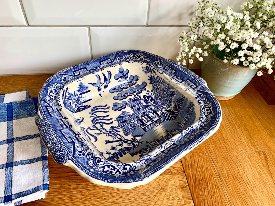 Antique Willow Pattern Lidded Tureen. Vintage Serving Dish. Swinnertons ...