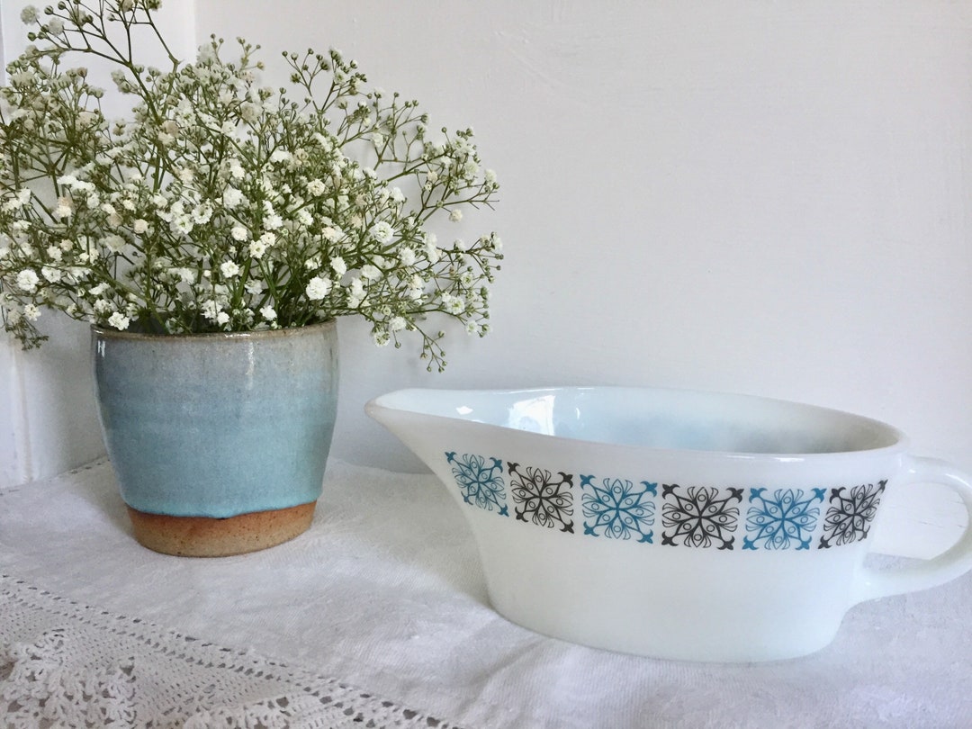 Retro JAJ Opalware Vintage Pyrex Chelsea Gravy Boat. 1960's - Etsy UK