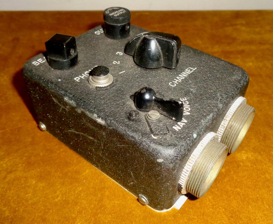 WW2 USAF Aircraft Radio Control Unit C35 / ARR-2A With Mounting Plate ...