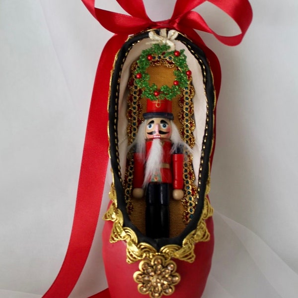 Nutcracker Pointe Shoe - Etsy