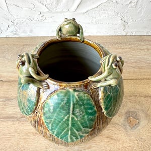 Vintage Hand Thrown Frog Pottery Flower Vase - Etsy