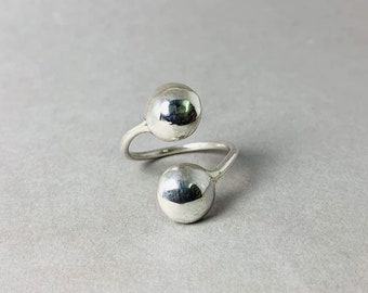 Two Balls Ring - Etsy