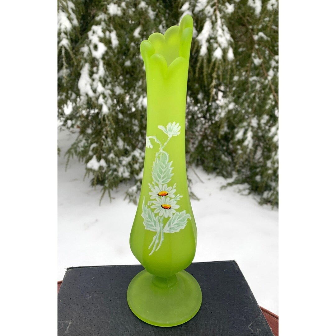 Vintage Westmoreland Frosted Green Satin Glass With Hand Painted Daisy ...