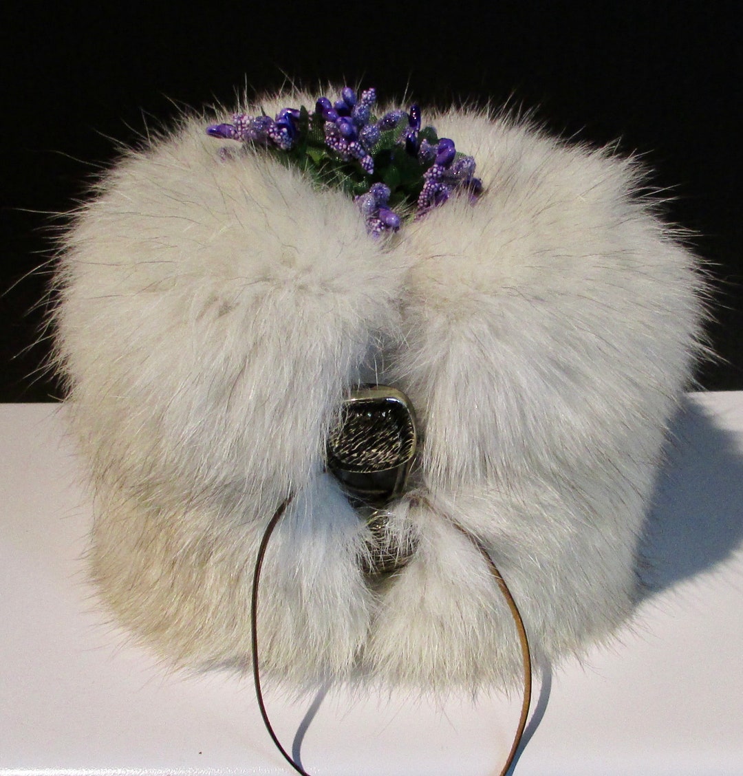 Beautiful Real White Fox Fur Round Box for Cosmetic or Other / Jolie ...