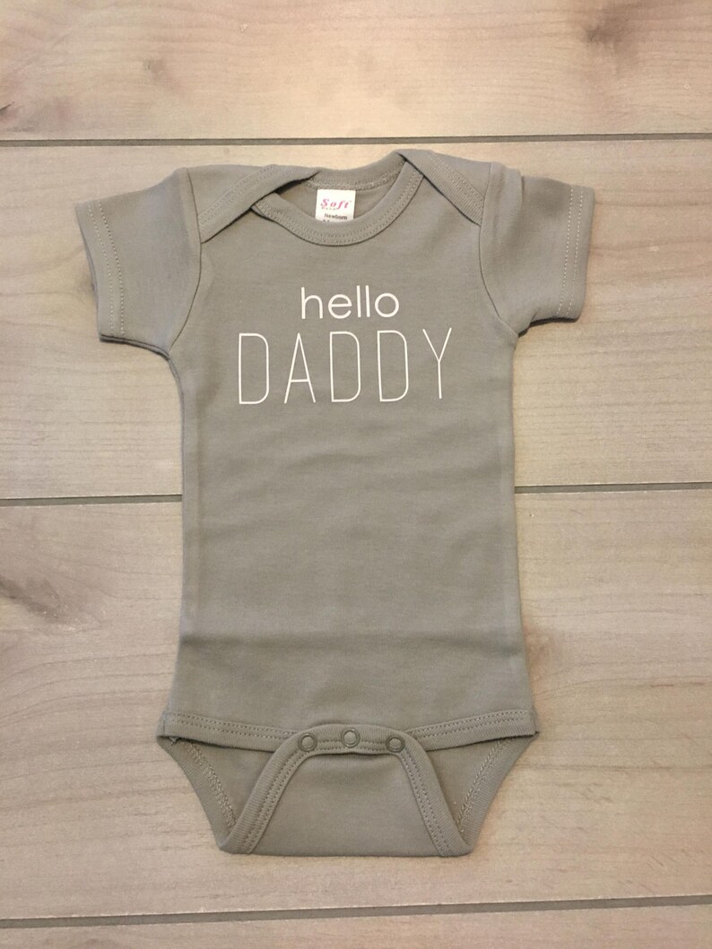 Hello DADDY Onesie Gerber Onesie Daddy Onesie Announcement - Etsy Hello DADDY Onesie Gerber Onesie Daddy Onesie Announcement - Etsy