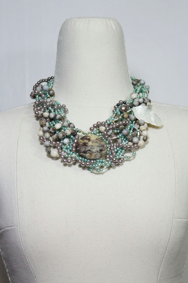 Colored Ceramic Bead Necklace With Shell, Crystal Beads// Extra ...