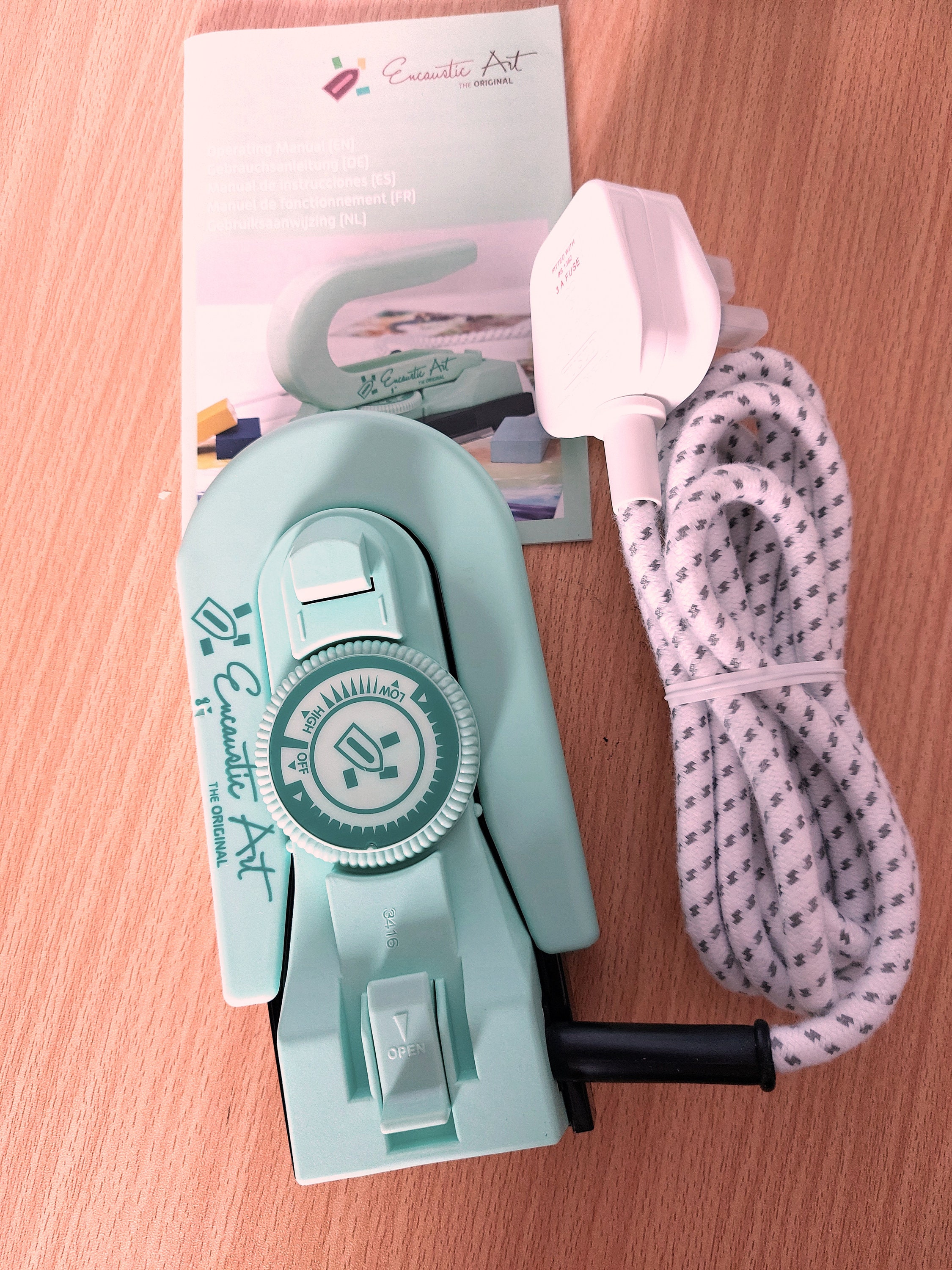 Encaustic Wax Art 'painting With an Iron' Starter Kit - Molten ...