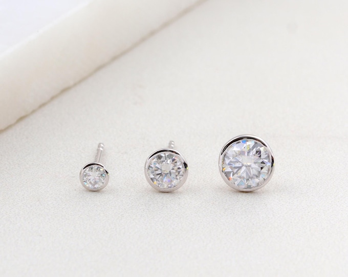 Solid Platinum Sphere Stud Earrings: Pt950 Laser Cut Ball ...