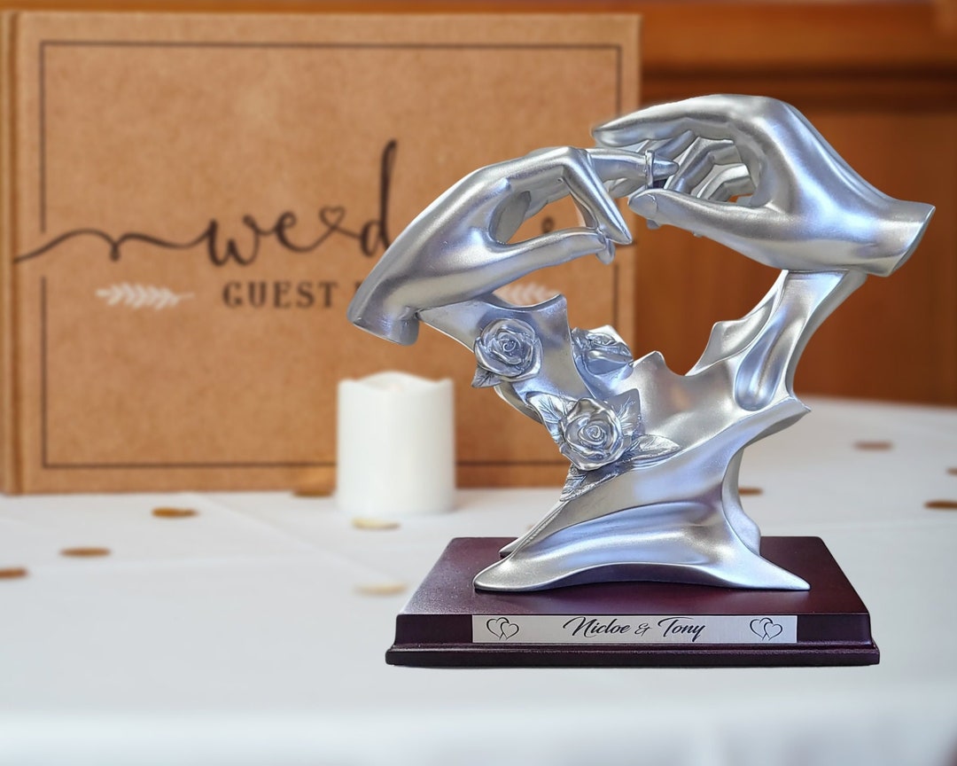 Personalized Sculpture Couples Name Family Date United Hands Ring ...