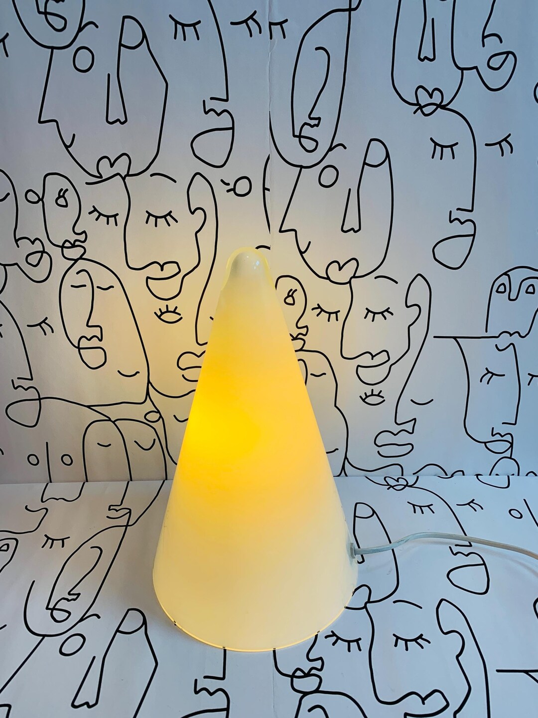 Vintage Teepee/tipi Pyramide Table Lamp Opaline Glas 1980 - Etsy