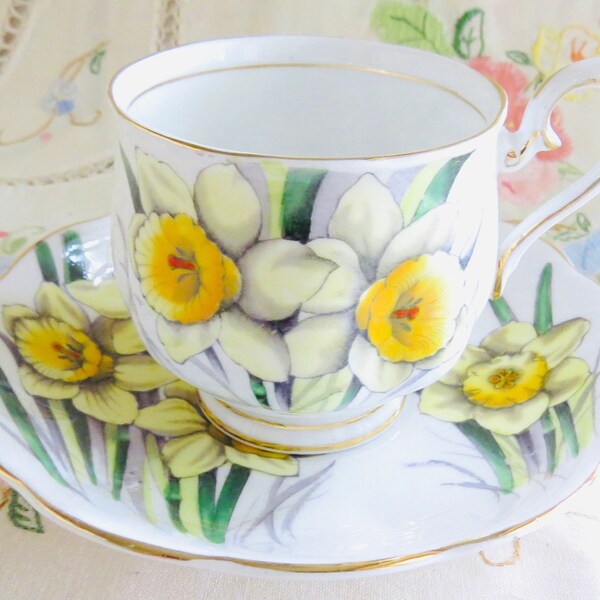 Daffodil Tea Cup - Etsy