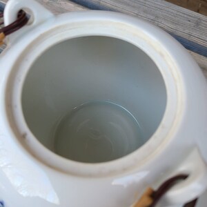 White Round Tea Pot With Lid, Wicker Handle - Beautiful/little/white ...