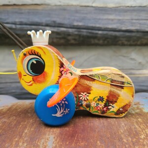 C. 1960s Queen Buzzy Bee #444/fisher Price Pull Toy/string/vintage Toys ...