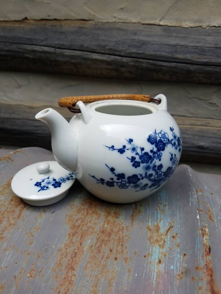 White Round Tea Pot with Lid Wicker Handle | Etsy