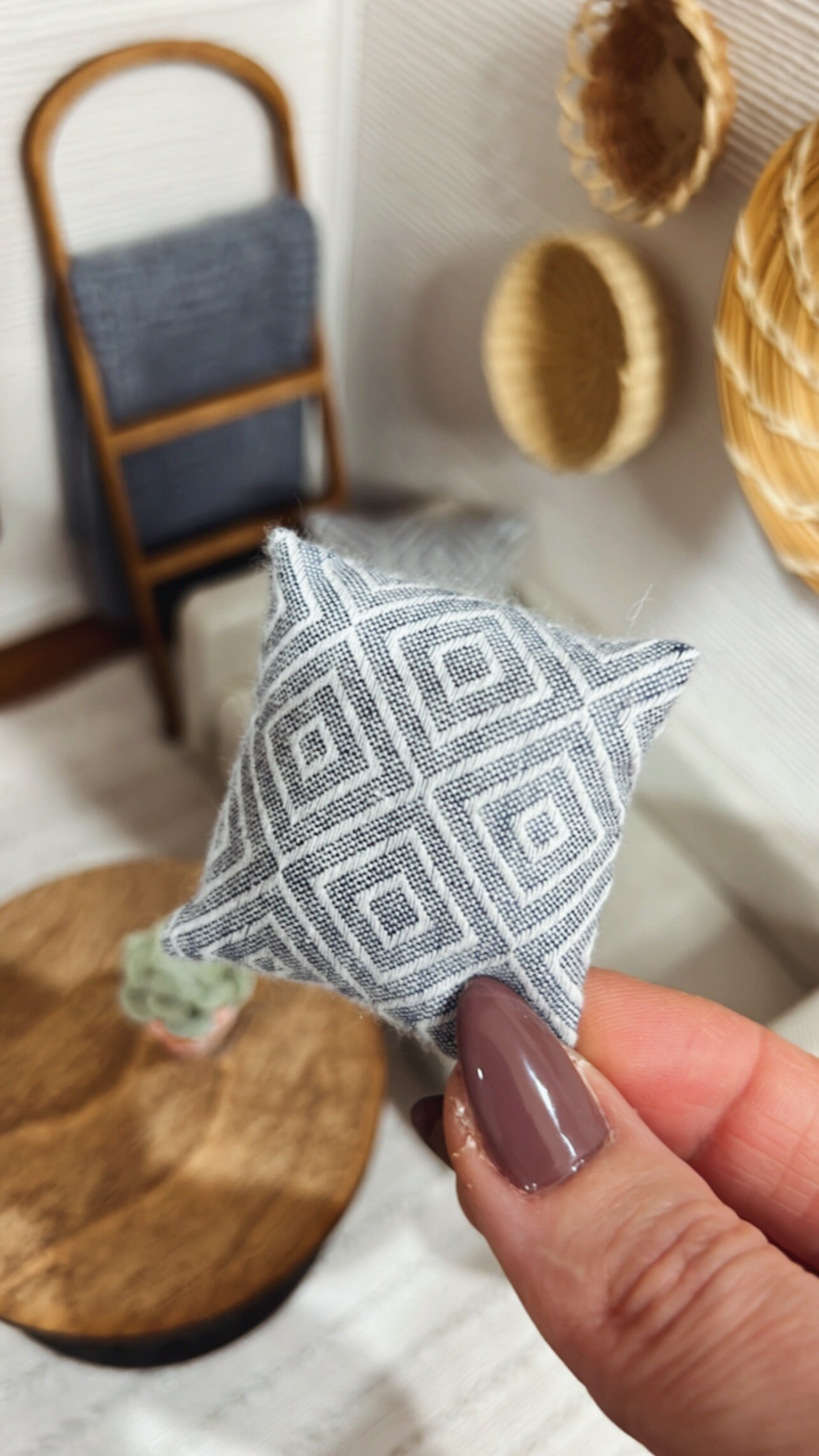 Dollhouse Pillow Decor, Dollhouse Miniatures, 1:12 Scale, Dollhouse ...