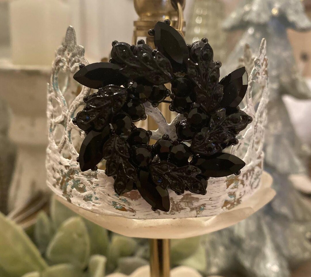 Black Crystal Rhinestone Wreath Brooch Pin - Etsy