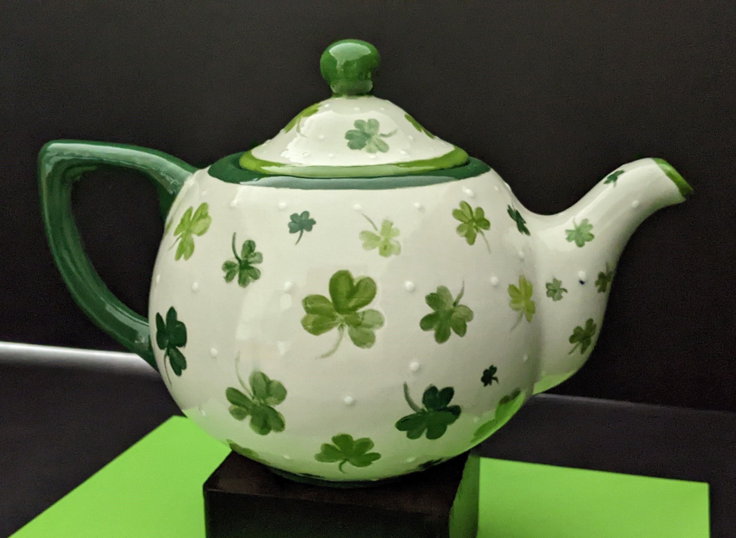 Shamrock Teapot-handpainted Ceramic - Etsy