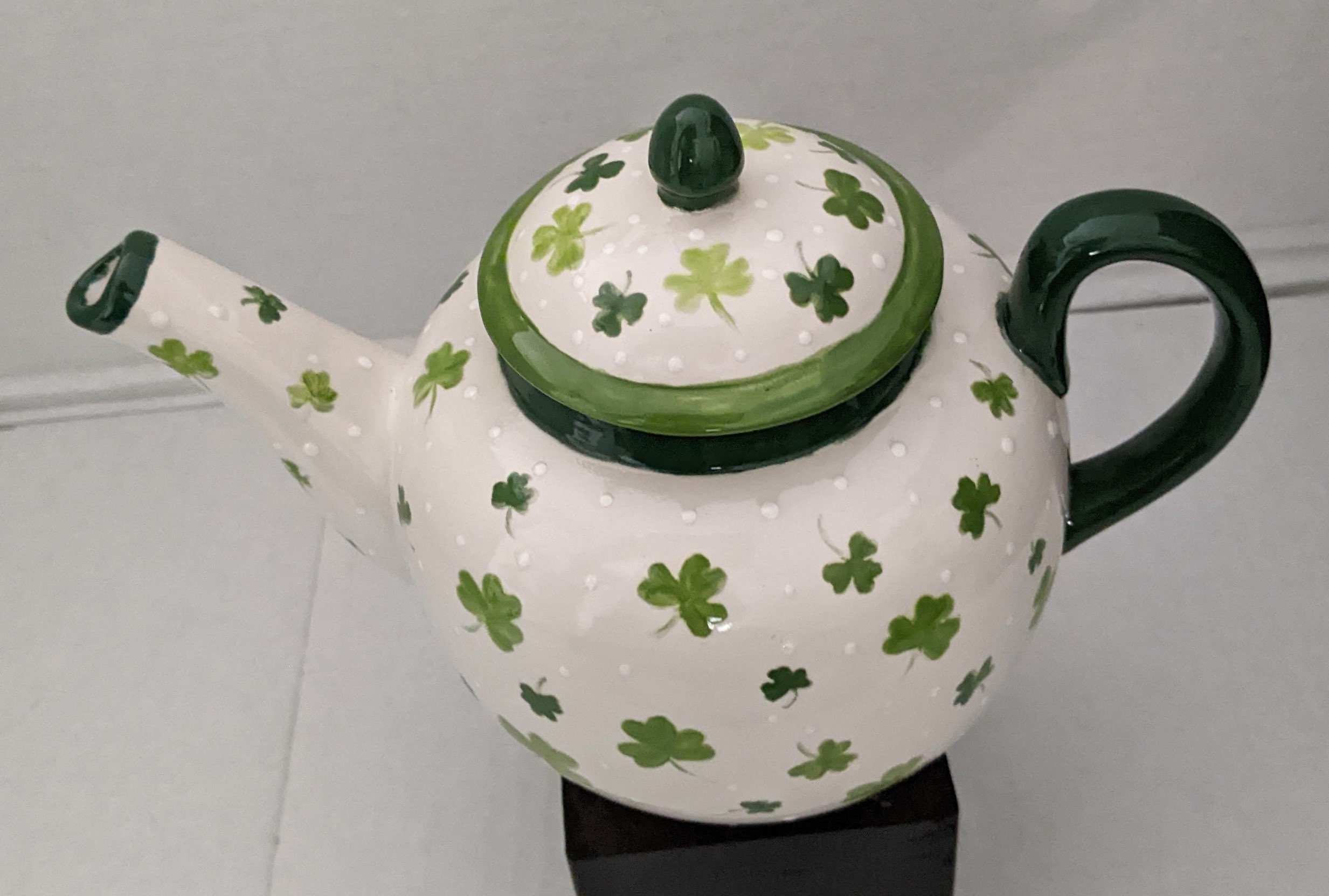 Shamrock Teapot-handpainted Ceramic - Etsy