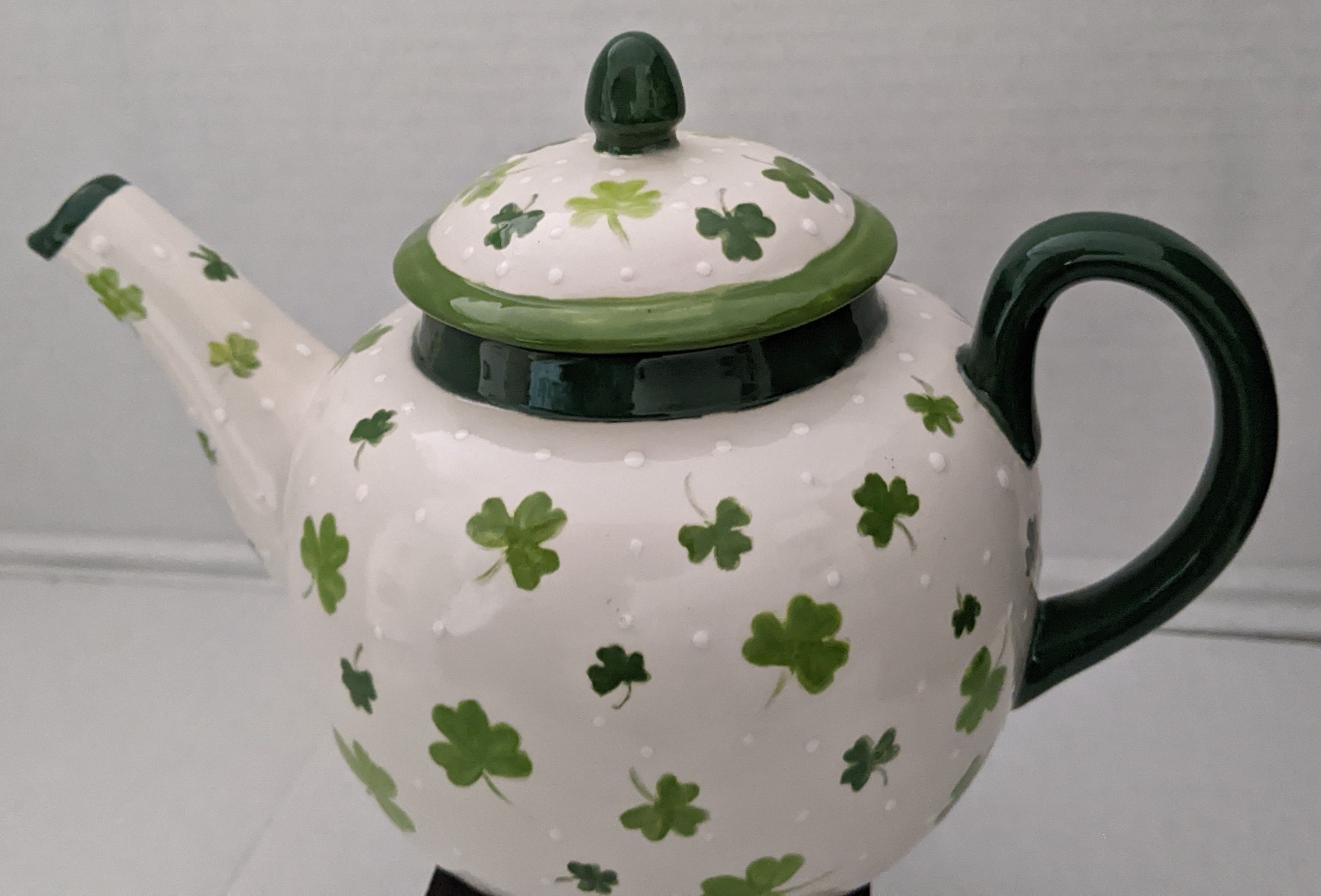 Shamrock Teapot-handpainted Ceramic - Etsy