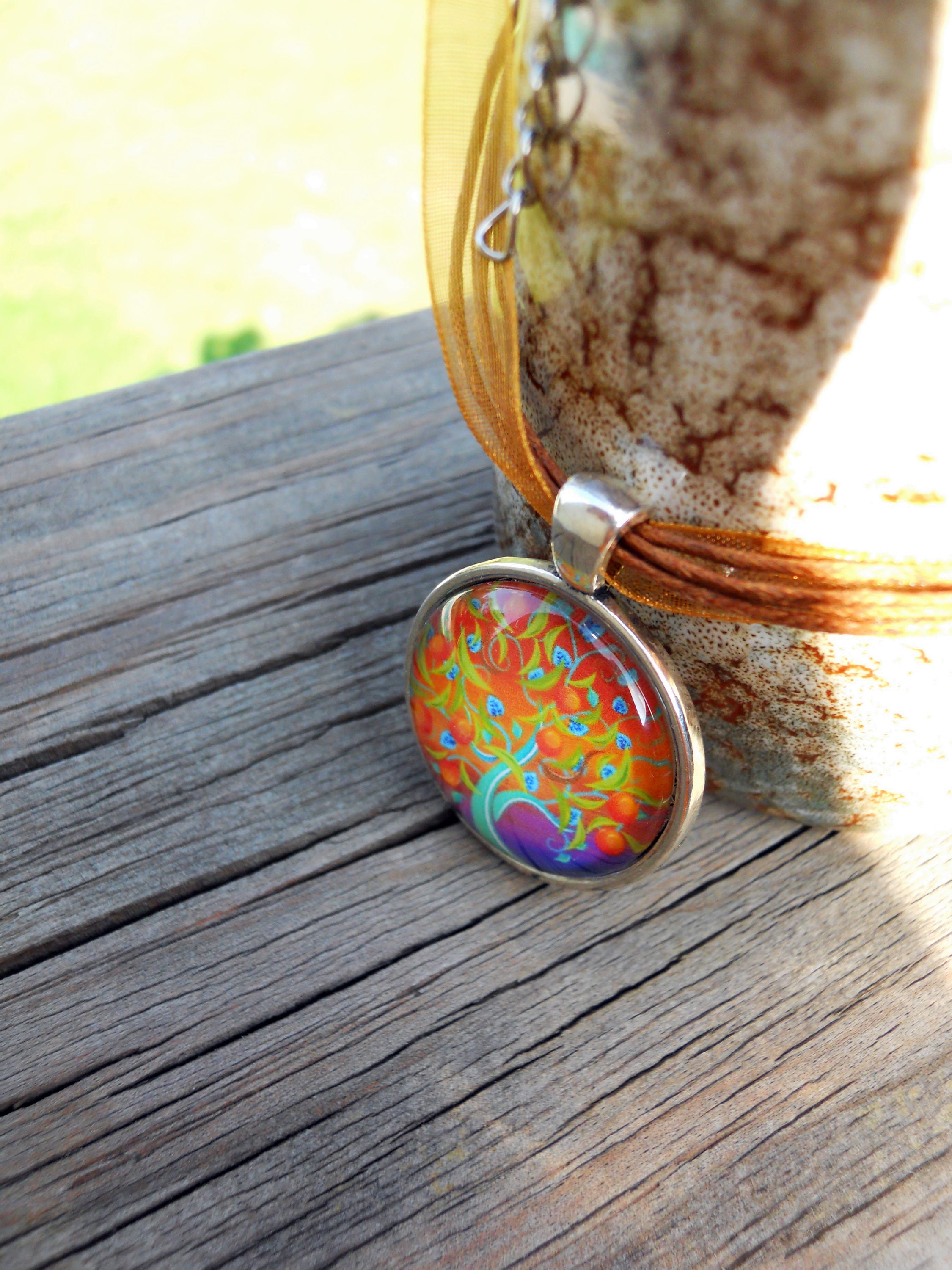 Kleurrijke boom glas hanger ketting met keuze uit kleur van het randje ...