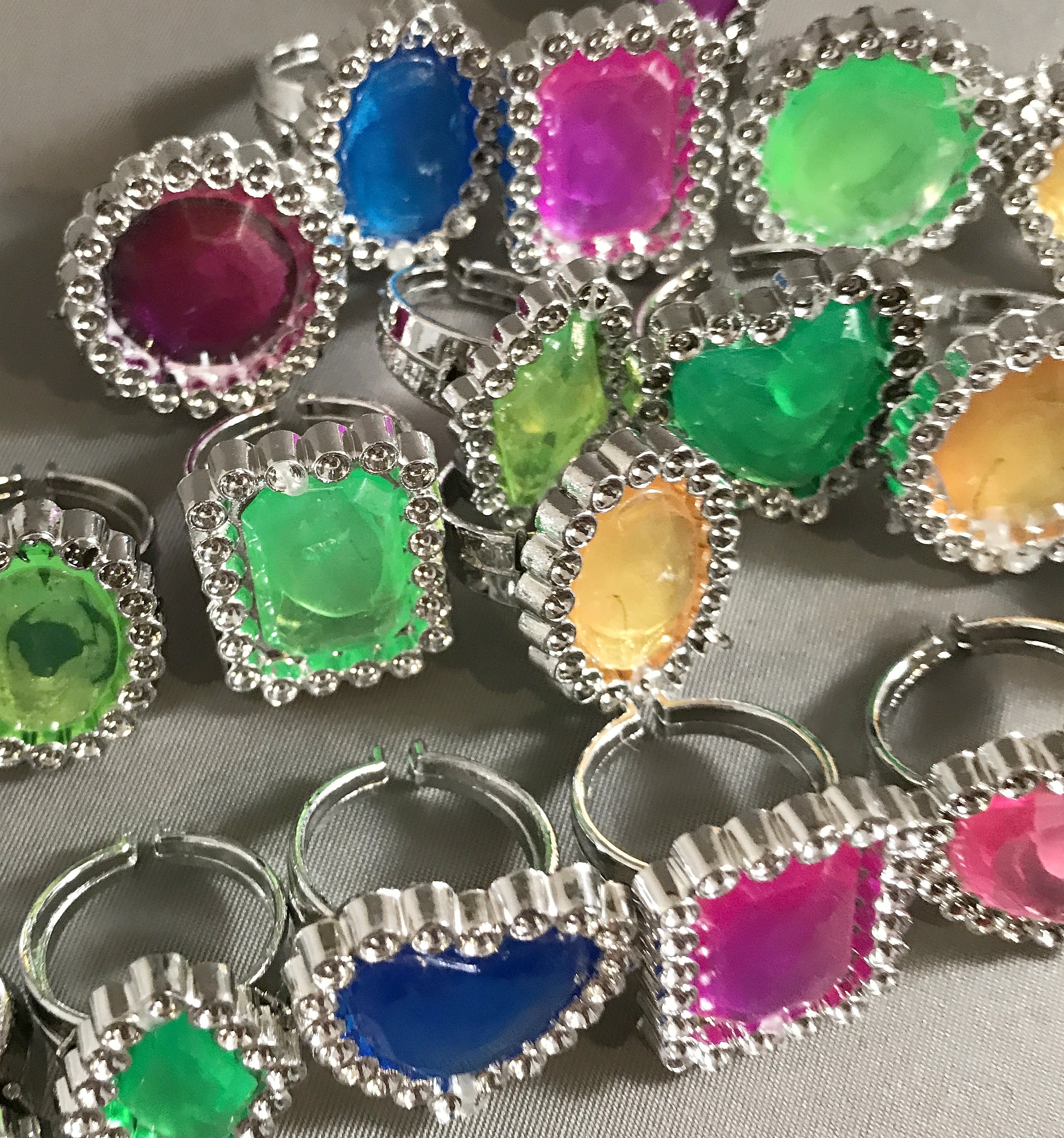 Lot of 40 Pieces Vintage Toy Rings Gum Ball Machine Plastic Kid's ...
