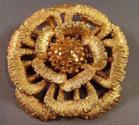 Beautiful RARE Flower BROOCH vintage CHUNKY pin Pin-U… - Gem