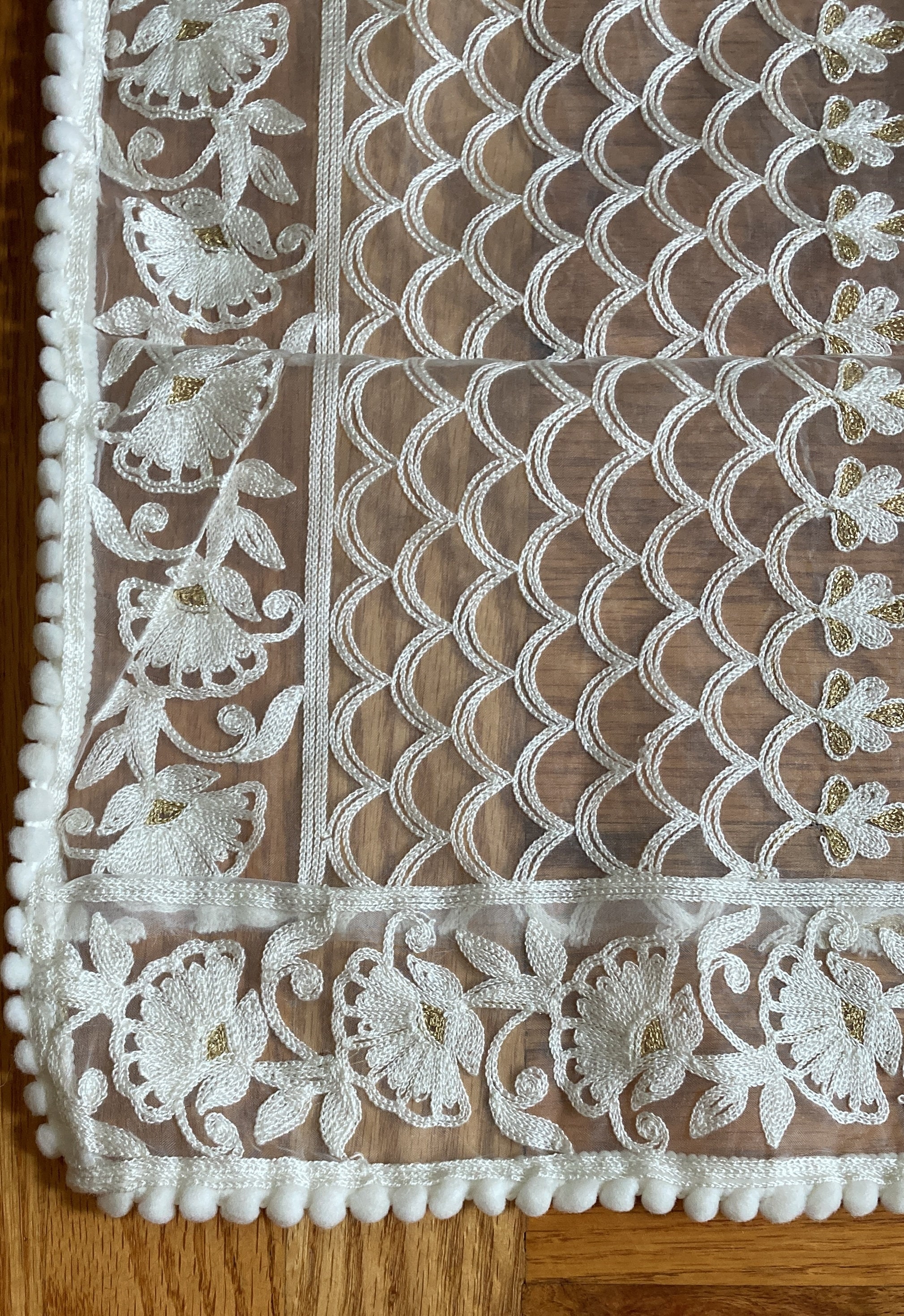 SALE Vintage Boho White Gold Embroidered Soft Shimmering - Etsy
