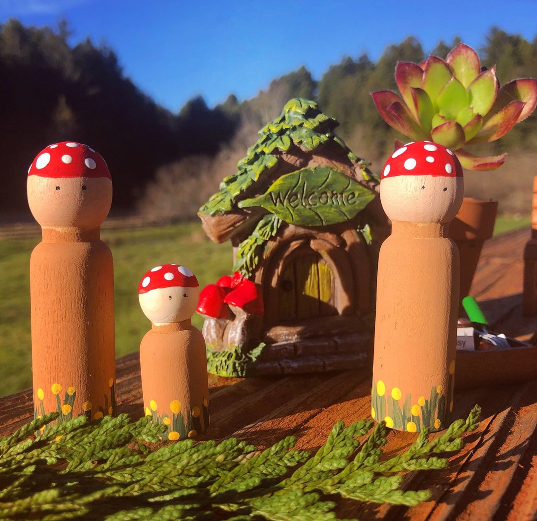 Set of 3 Mushroom peg dolls / wooden toys / imaginative play / Waldorf ...