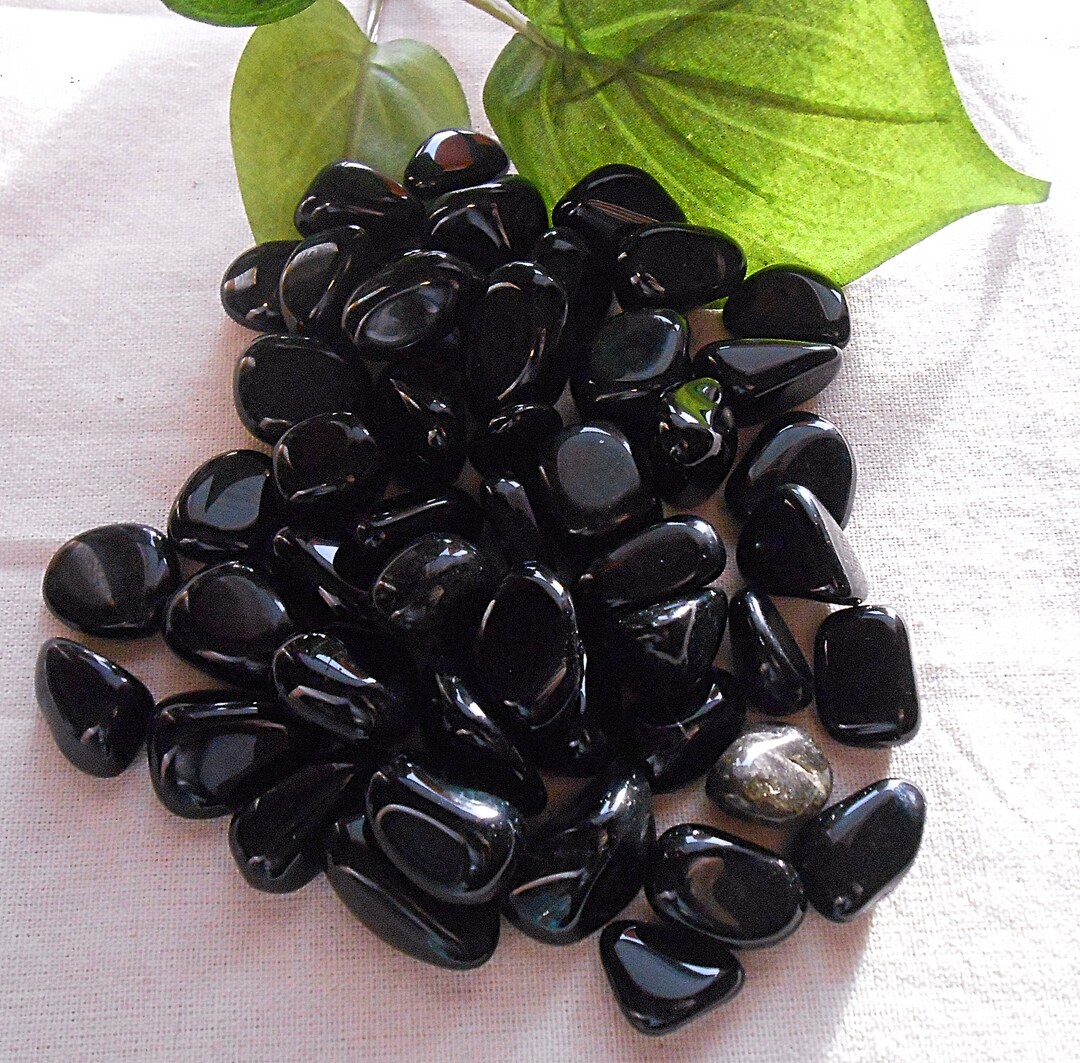 Ward off Negativity and Ground With Powerful Black Obsidian Crystals ...