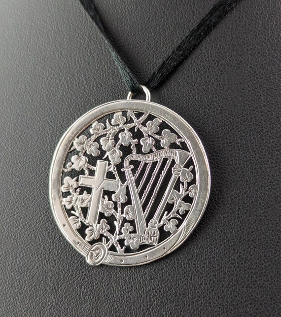 Antique silver Harp and Cross pendant, Victorian - Gem