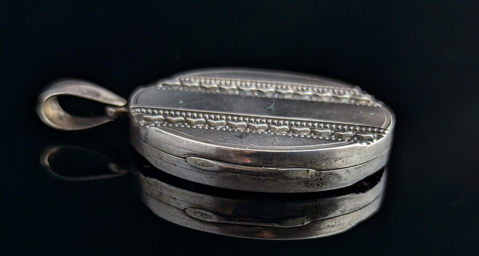 Victorian Sterling Silver Locket, Engraved Design - Etsy