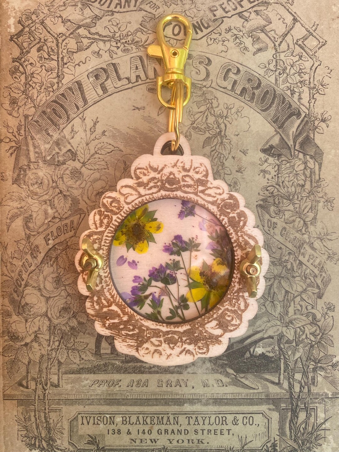 Mini Flower Press Keychain: Vintage Frame Style, Pocket Size - Etsy