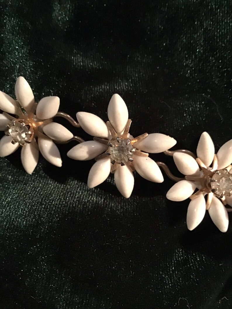 Flowers & Rhinestone Centers Necklace - Etsy