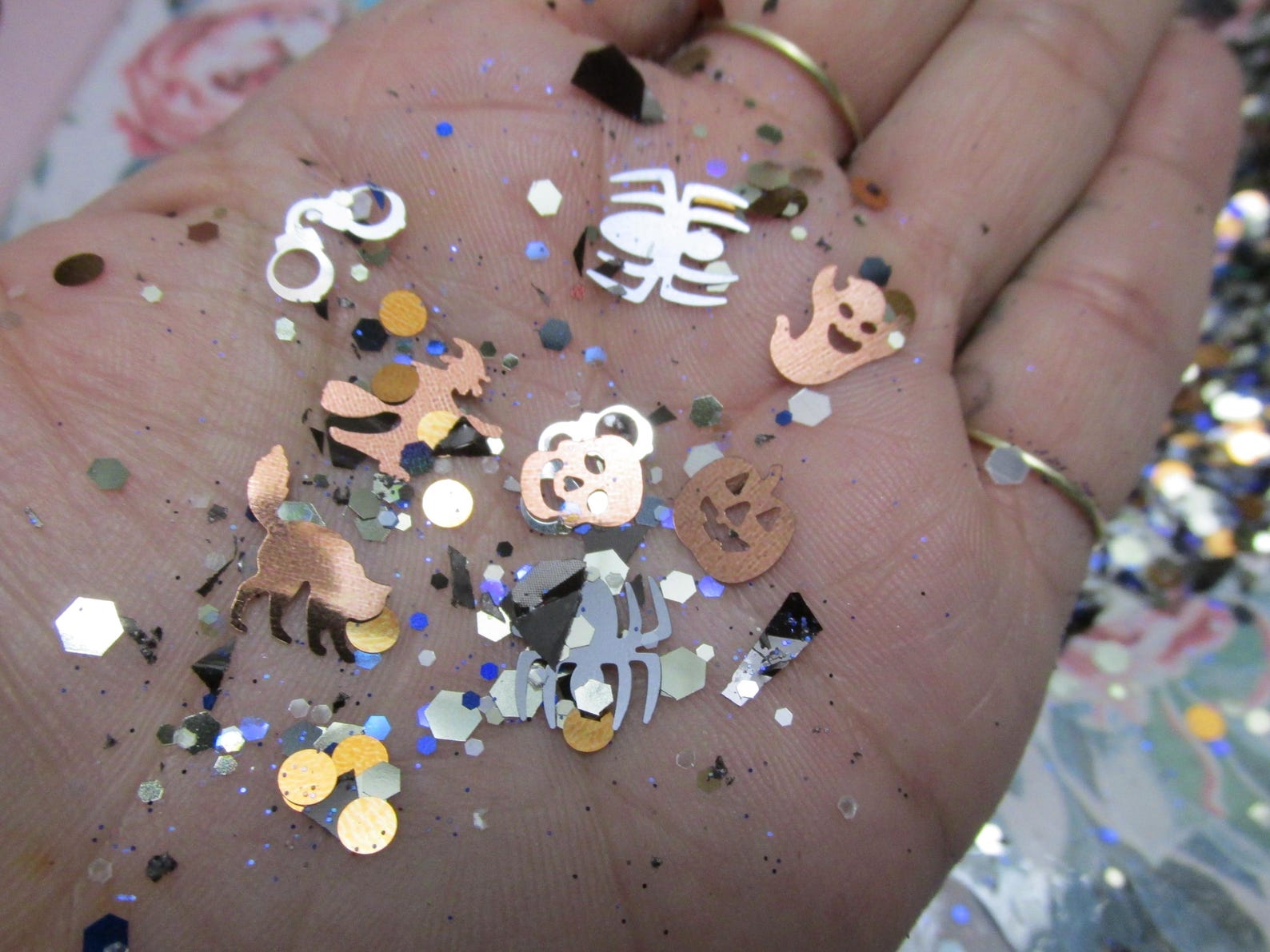 Halloween Glitter Mix Spiders Skulls Bats Ghosts Cufflinks Pumpkins ...