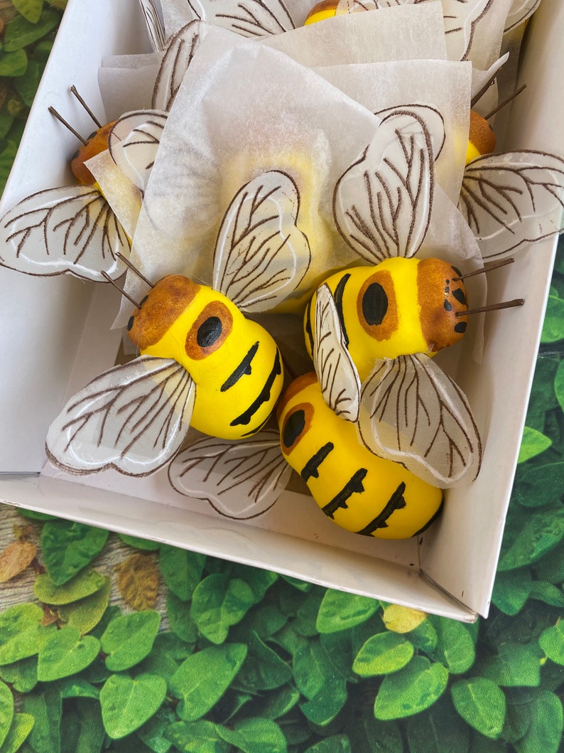 12 Jumbo 4 Realistic Artificial Bumble Bees | Etsy