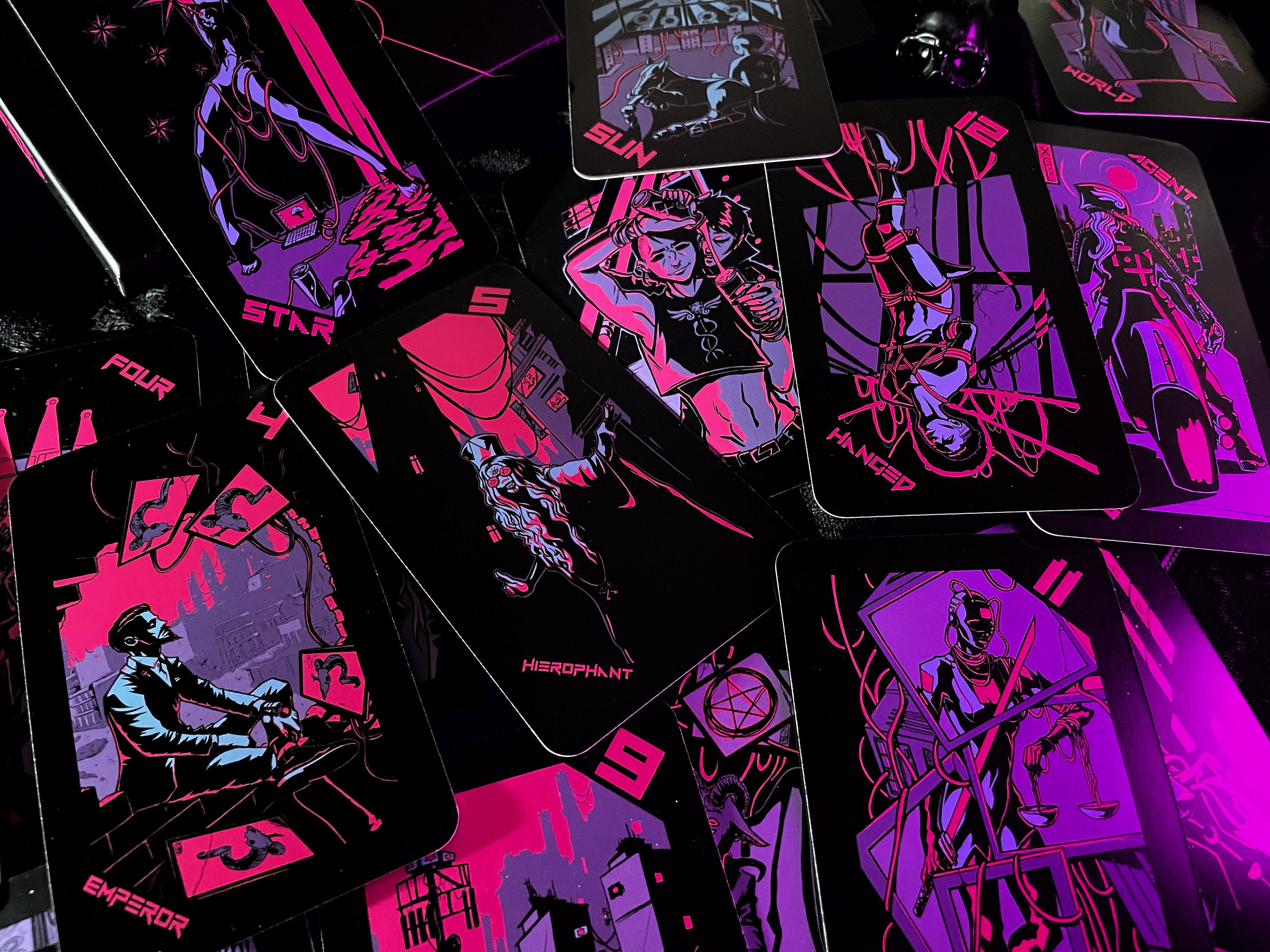 Neon Moon Pocket Size Tarot Deck With Tuck Box - www.hammurabi-gesetze.de