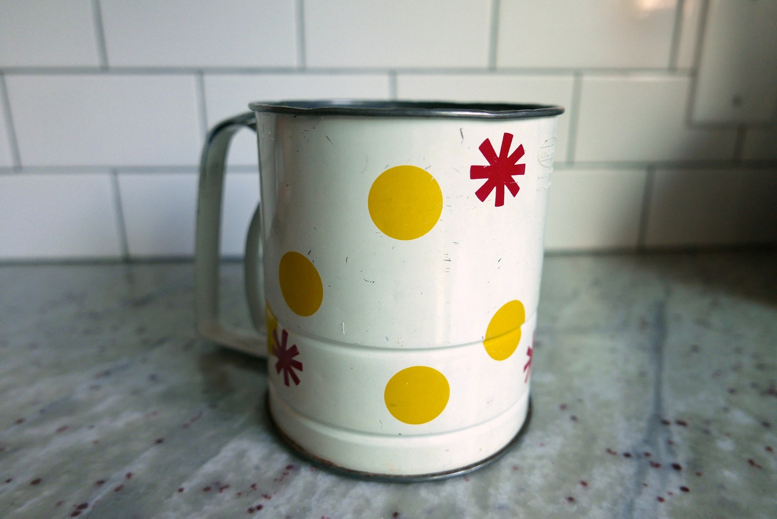 Androck Sifter, Vintage Sifter, Retro Design Flour Sifter, Yellow Red ...