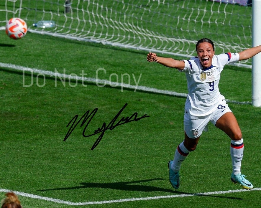 Mallory Pugh Swanson Signed Photo 8X10 Rp Autographed Picture USA ...
