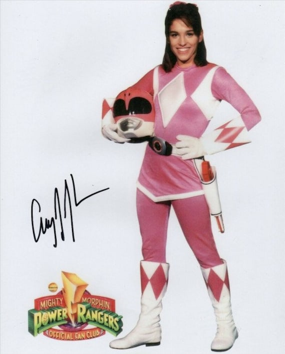 Amy Jo Johnson Pictures Gallery